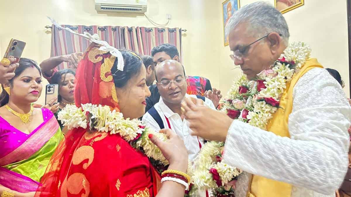Wedding Pictures: Dilip Ghosh and Rinku Majumdar