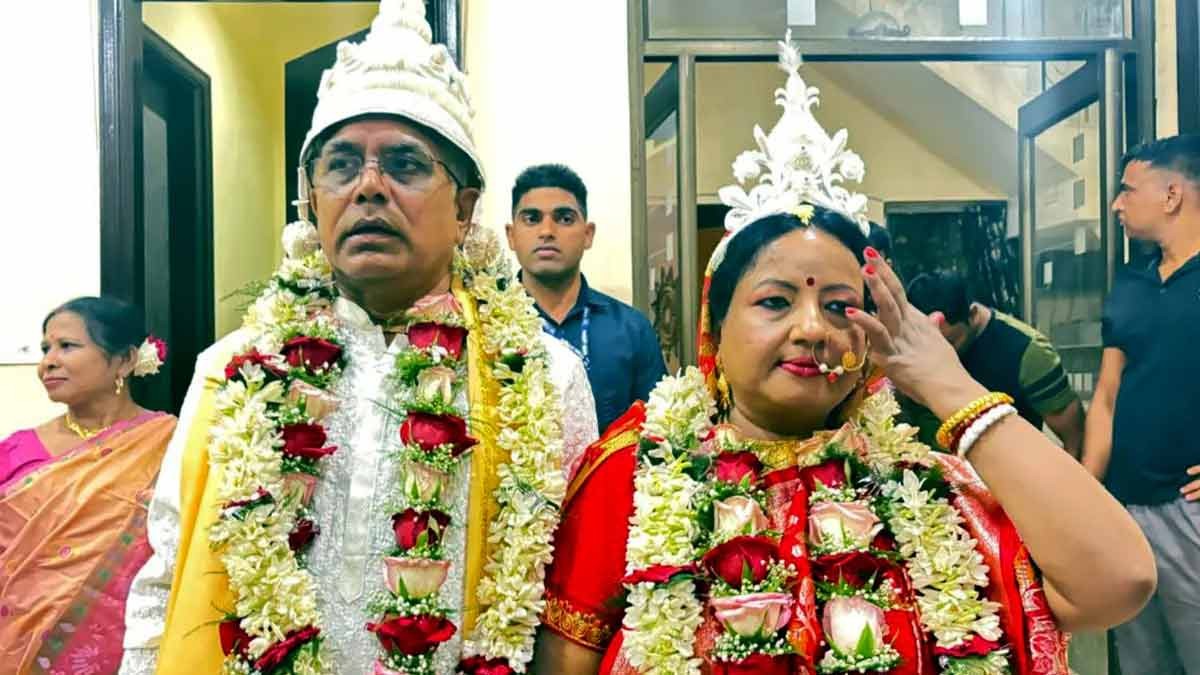 Wedding Pictures: Dilip Ghosh and Rinku Majumdar