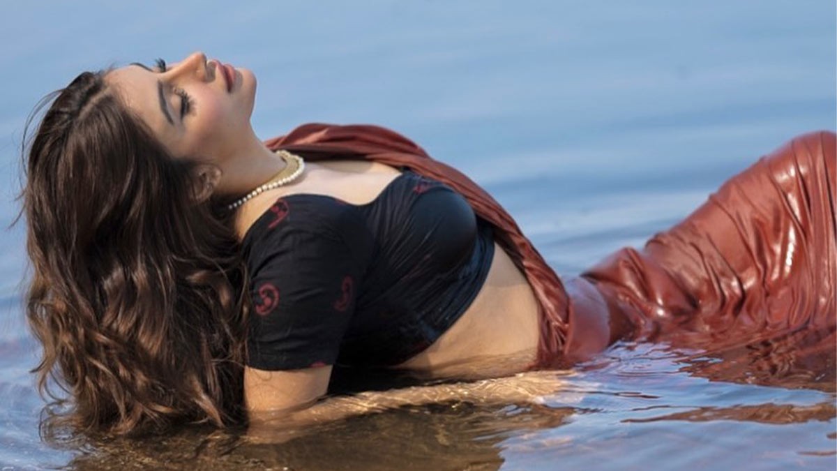 Miesha Iyer sets hearts racing in these bewitching pics