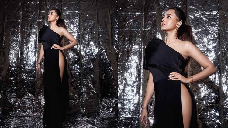 Tejasswi Prakash Sets Hearts Racing in Golden Gown 52144 Tejasswi Prakash Sets Hearts Racing in Golden Gown 52144