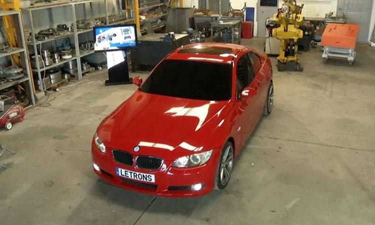 BMW 3 Series: A car that turns into Transformer