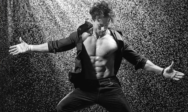 Dabboo Ratnani Calendar 2021: Kriti Sanon and Tiger Shroff steal the ...