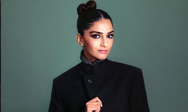Top 10 Bollywood actors and their freaking phobias that scares them to ...