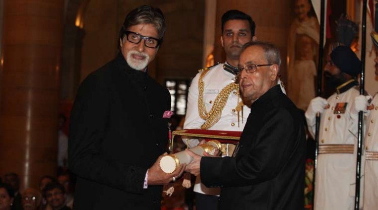 Top 9 Bollywood actors conferred with Padma Shri