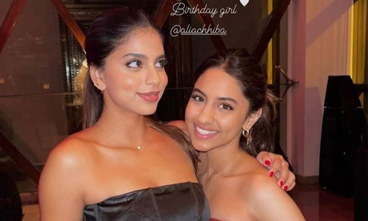 Suhana Khan looks mesmerizingly stunning in black dress as she poses ...