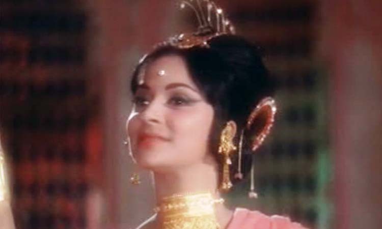 Bollywood legend: Waheeda Rehman | Top 10 mesmerizing movies of the ...