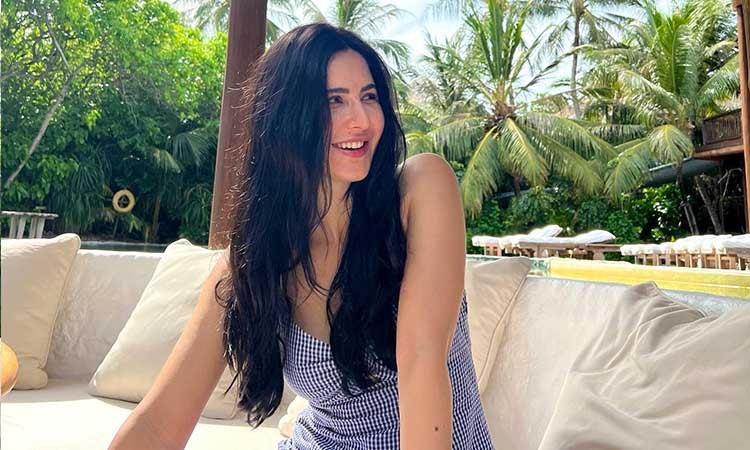 Katrina Kaif brightens up the internet with her look in a short ...