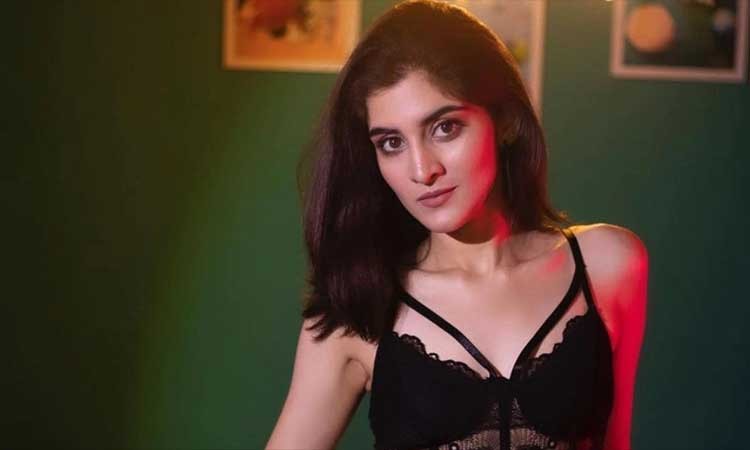 Navika Kotia: Top 10 breathtaking pictures of Sridevi's on-screen daughter in 'English Vinglish'