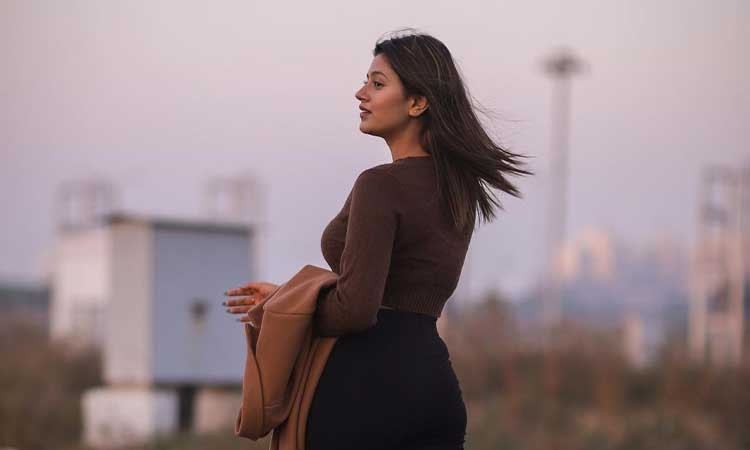 Anjali Arora oozes oomph in body-hugging dress with plunging neckline