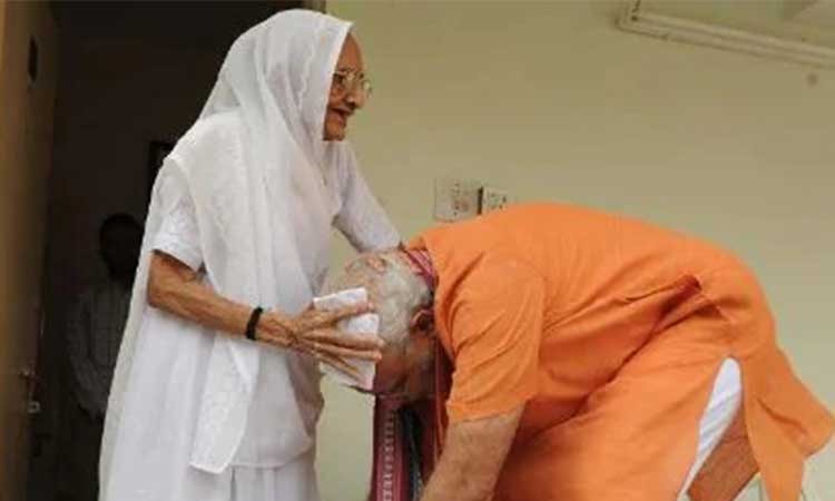 In Pics: PM Modi with his mother Heeraben