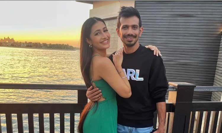 Top 10 Indian cricketers with their beautiful wives