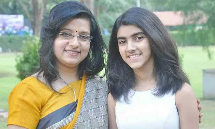 Sourav Ganguly's gorgeous daughter Sana looks stunning in these pics