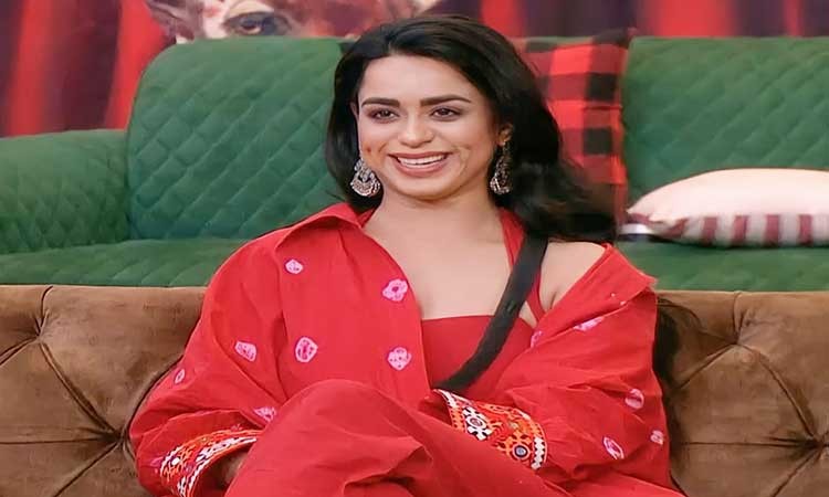 Bigg Boss 16 fame Soundarya Sharma oozes oomph in shiny brown dress