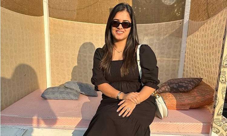 Devisha Shetty: Meet the beautiful wife of Team India's 360° batter ...
