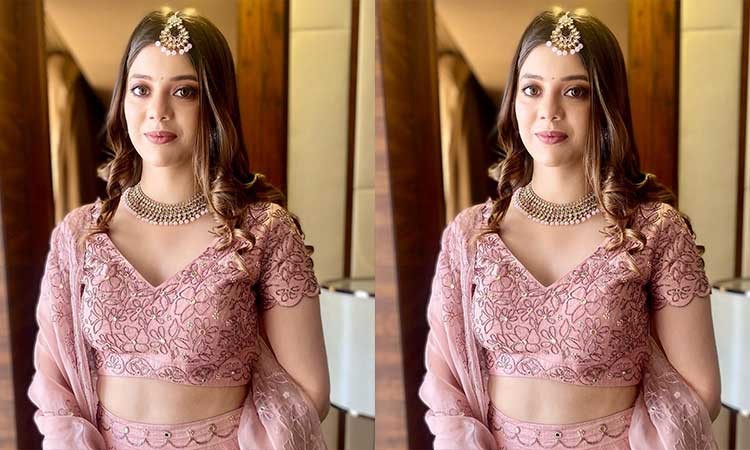 Mittali Parulkar: Meet the charming wife of India's sensational all ...