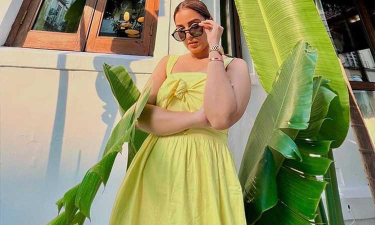 Srishty Rode Flaunts Her Toned Body In Yellow Monokini