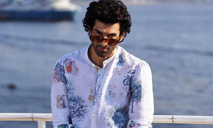 Top 10 action heroes of Bollywood