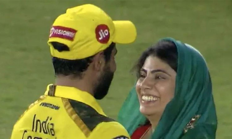 Adorable Pics: Ravindra Jadeja hugs wife Rivaba after CSK's memorable victory in IPL 2023 final
