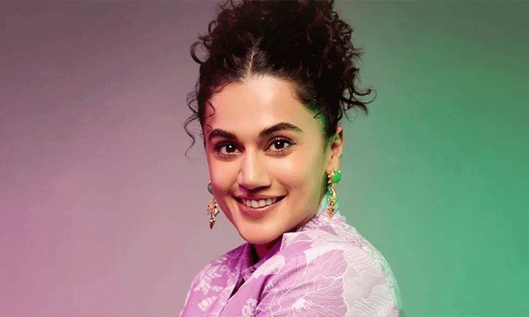 Top 10 Unmarried Bollywood Actresses Who Are Over 30