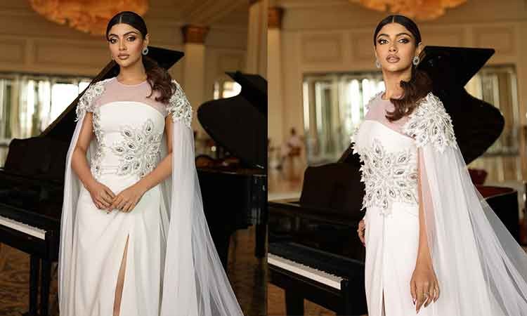 Barbie Princess vibes: Akanksha Puri looks awesome in hot pink ...