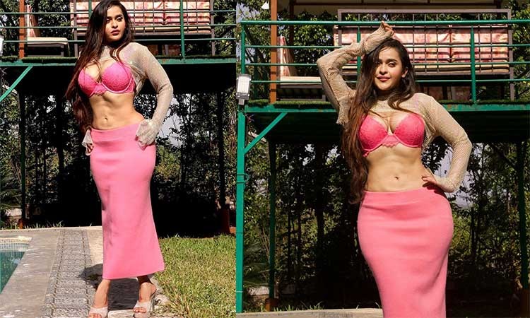 Sultry Glamour: Prajakta Dusane flaunts her curves in vibrant red gown